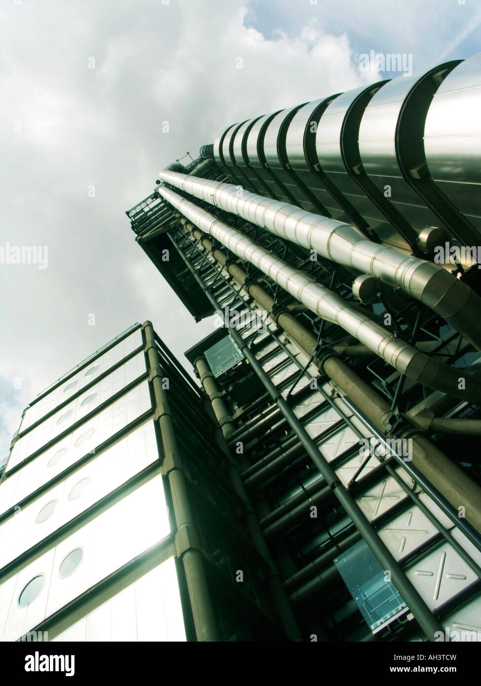 Lloyds building the City london united kingdom richard rogers 1986 1 ...