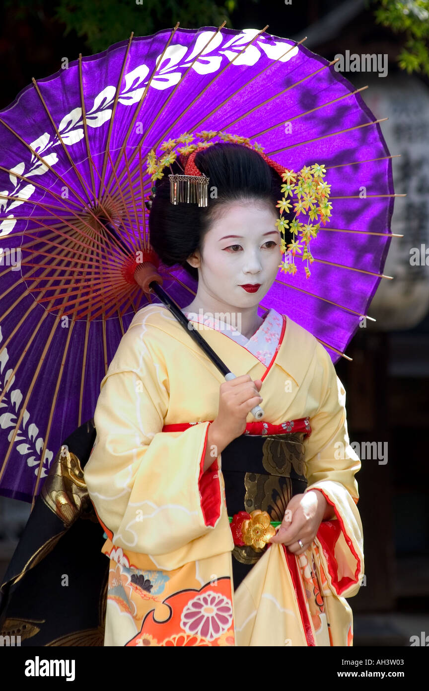 Japanese parasol dance hi-res stock photography and images - Alamy