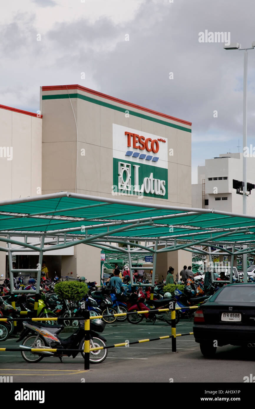 Tesco Lotus Rayong Thailand Stock Photo - Alamy