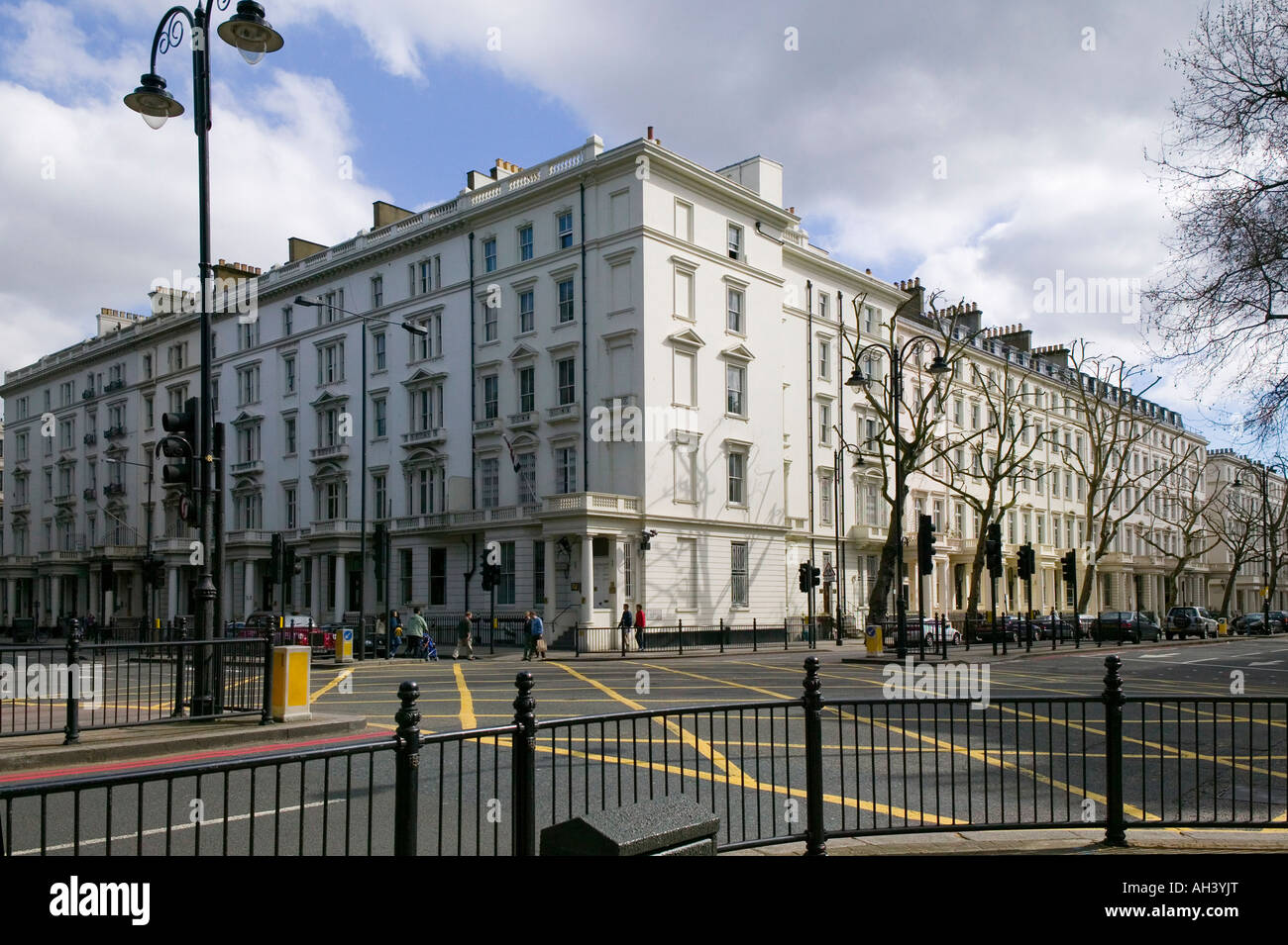 London street corner hi-res stock photography and images - Alamy
