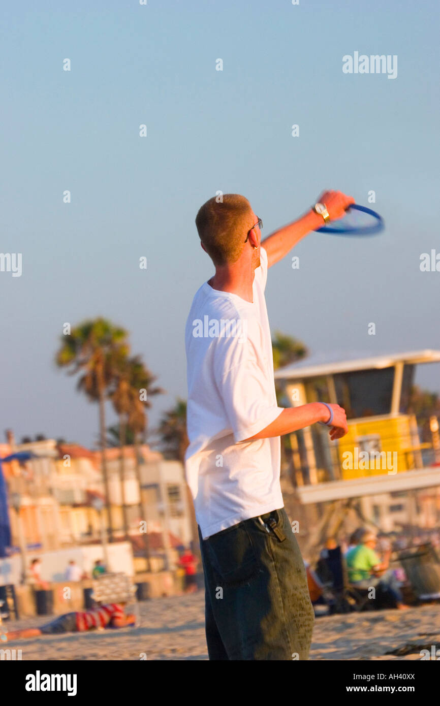 Ultimate frisbee beach hi-res stock photography and images - Alamy