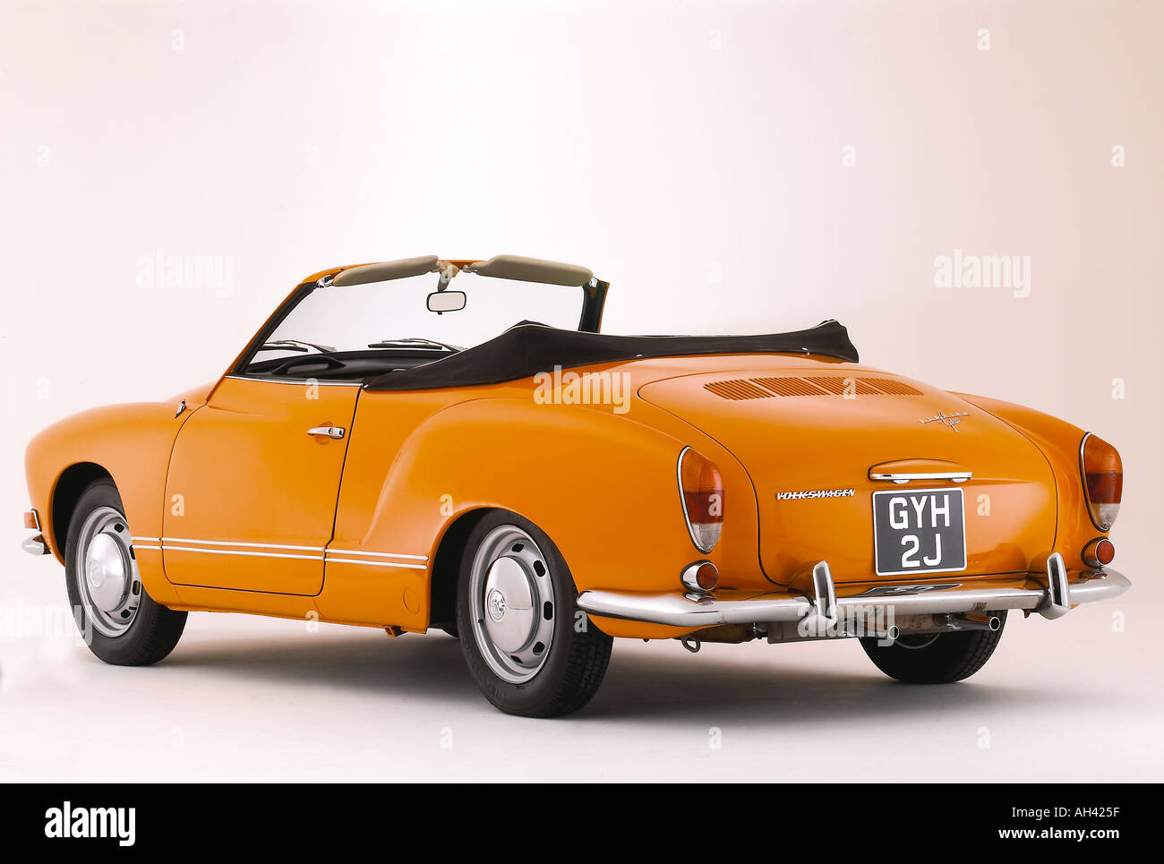 Karmann ghia hi-res stock photography and images - Alamy