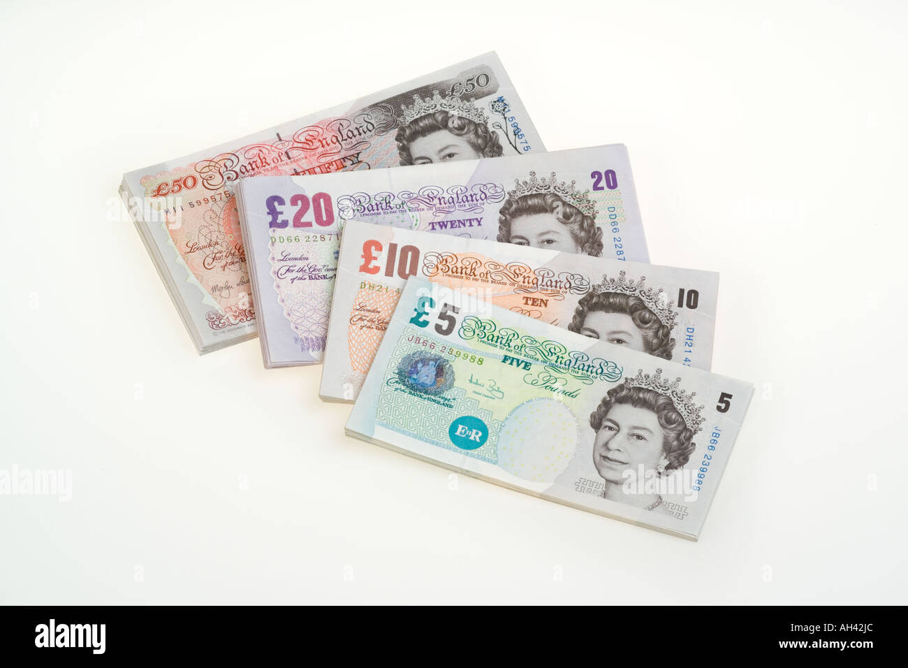 Stack of UK British Bank notes £5 £10 £20 £50 Stock Photo - Alamy