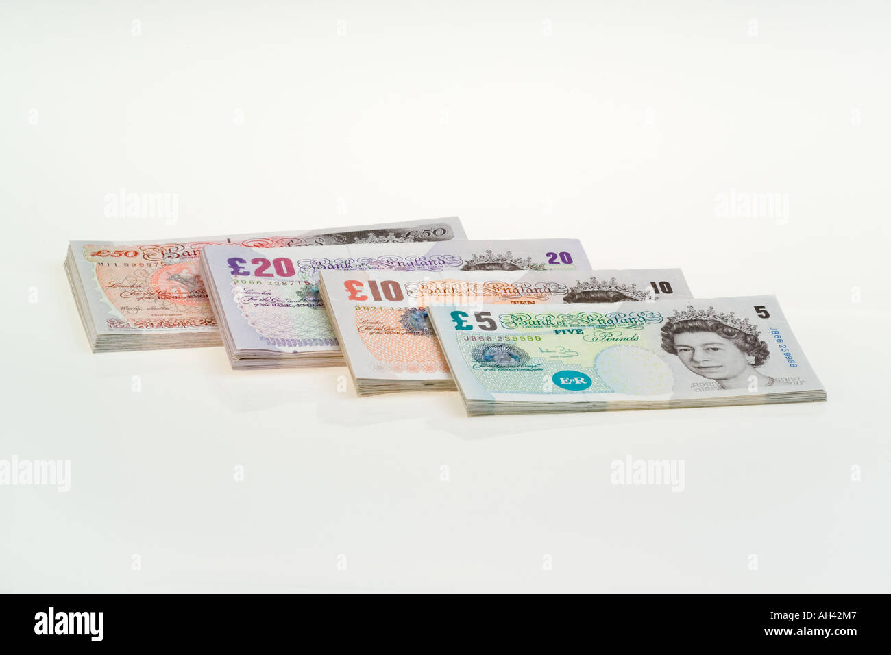 50 pound note stack hi-res stock photography and images - Alamy