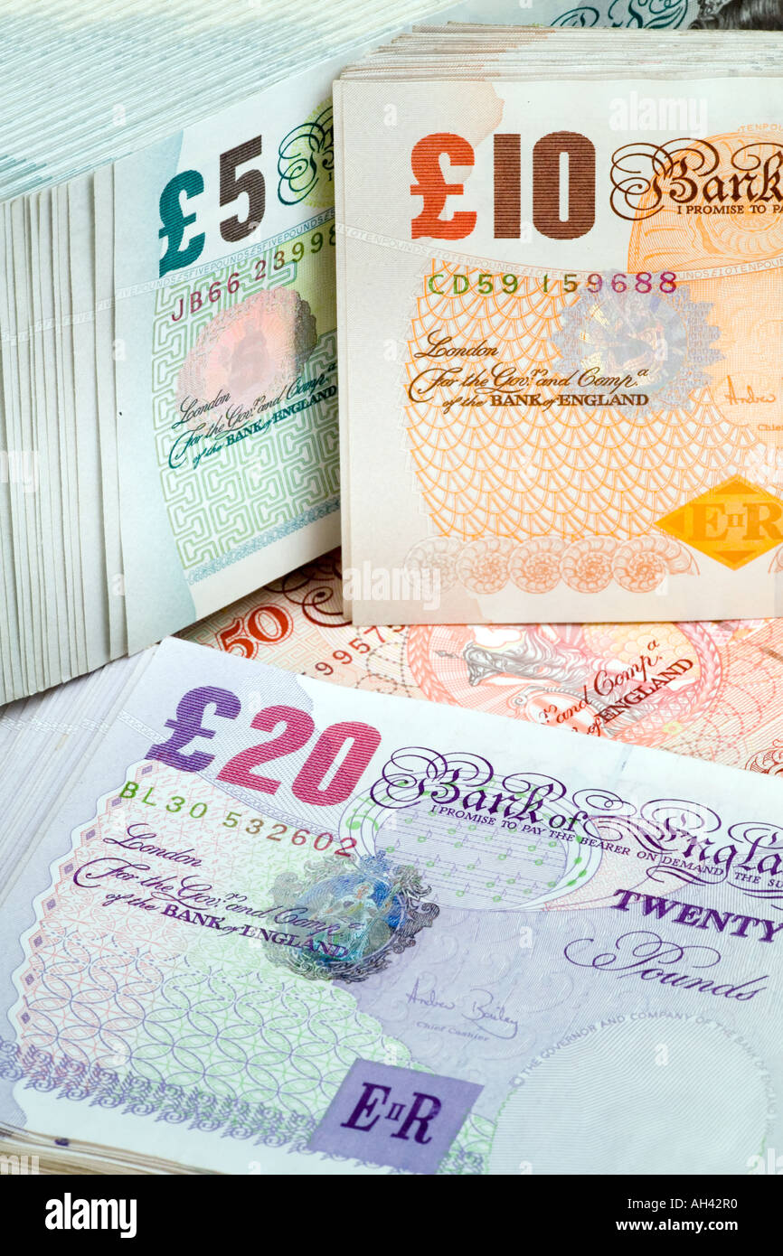 50 pound note stack hi-res stock photography and images - Alamy
