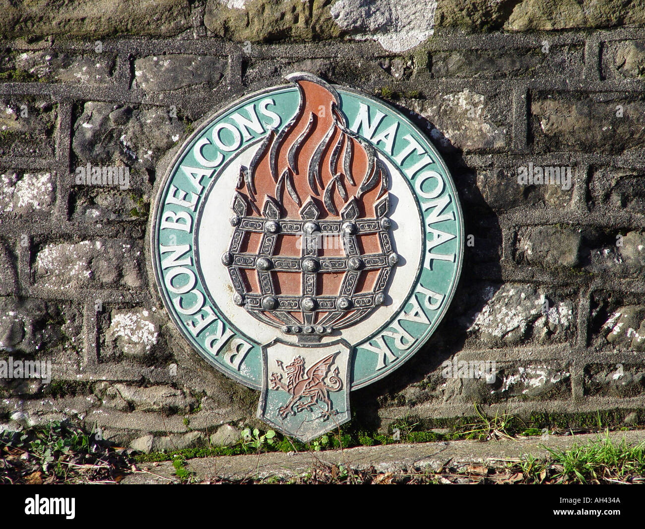 Welsh water logo hi-res stock photography and images - Alamy