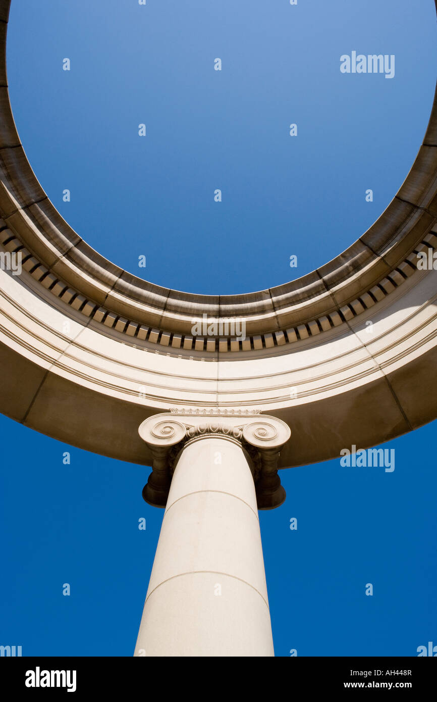 Round column hi-res stock photography and images - Alamy