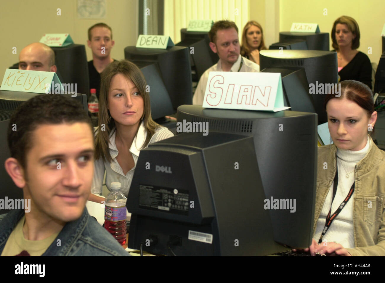 Call centre staff hi-res stock photography and images - Alamy