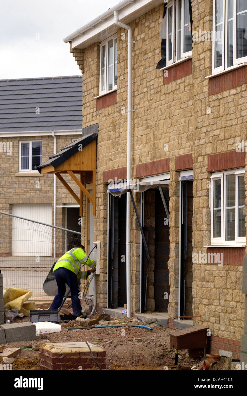 Modern housing england street community hi-res stock photography and ...