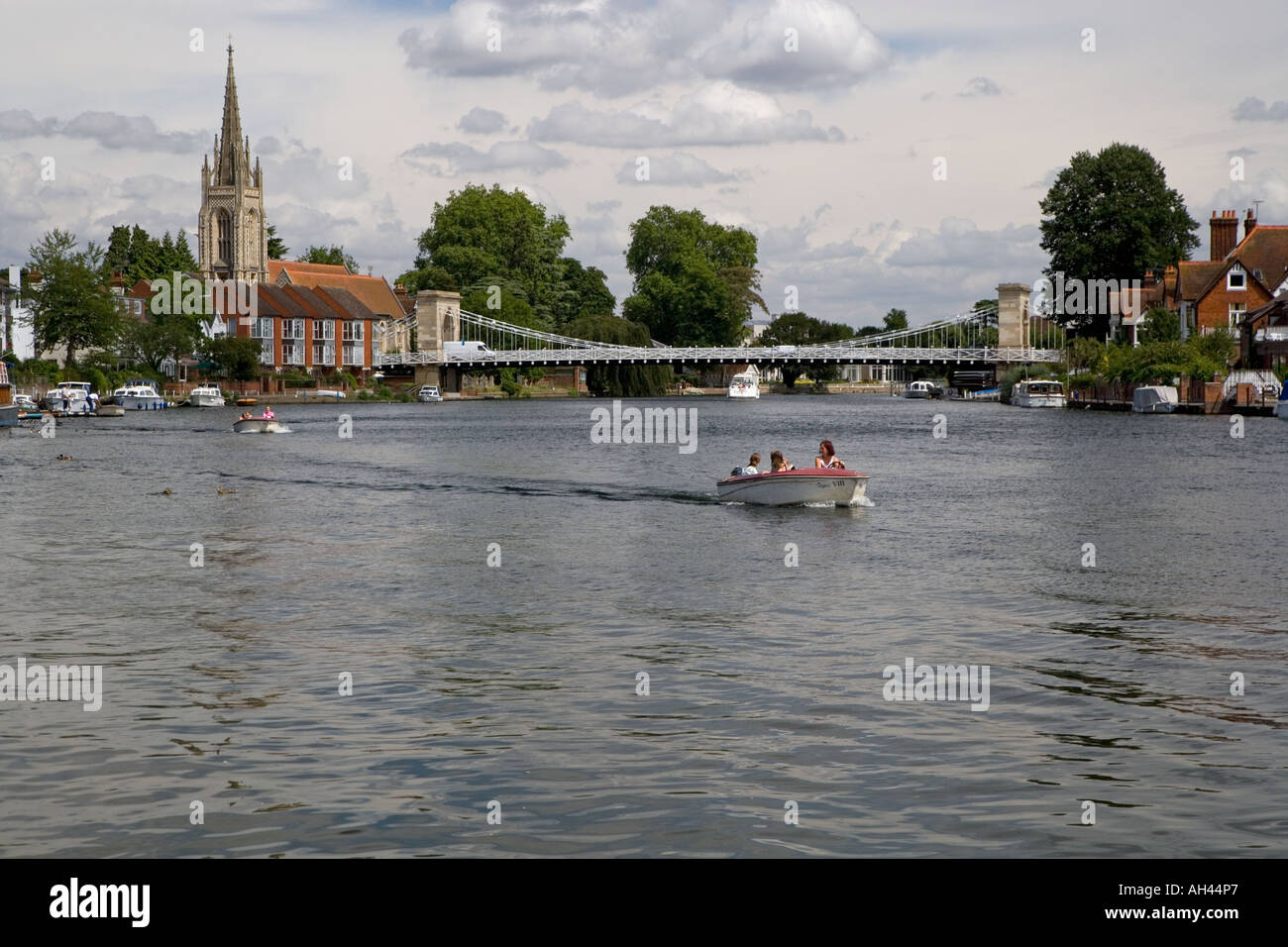 Marlow Suspension Bridge River Thames Buckinghamshire August Stock ...
