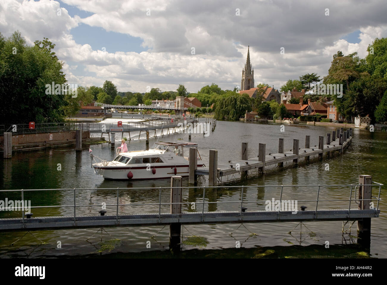 Marlow Lock & Suspension Bridge River Thames Buckinghamshire August ...