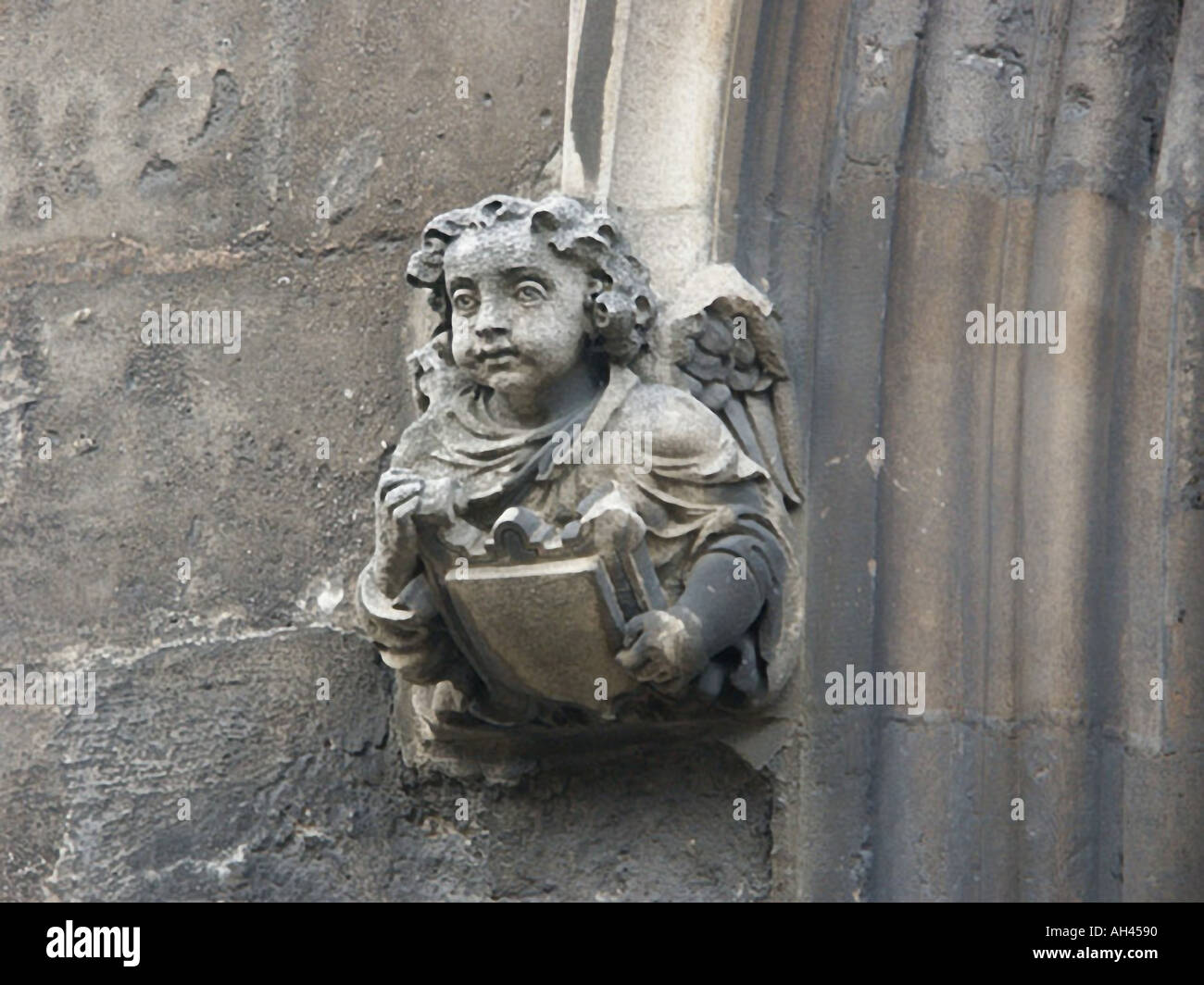 Carving cherub cherubs hi-res stock photography and images - Alamy