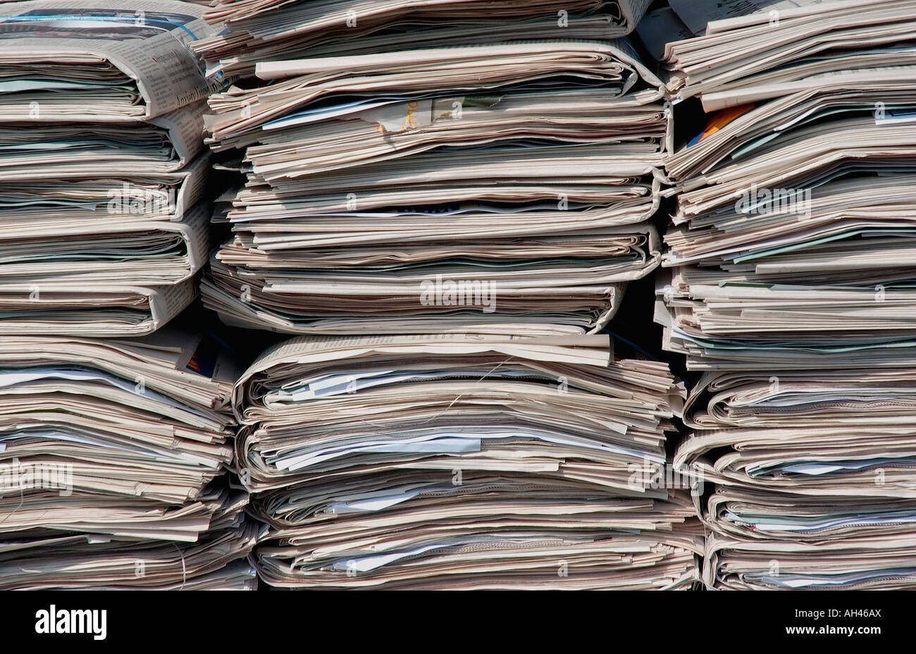 stack of newspapers Stock Photo - Alamy