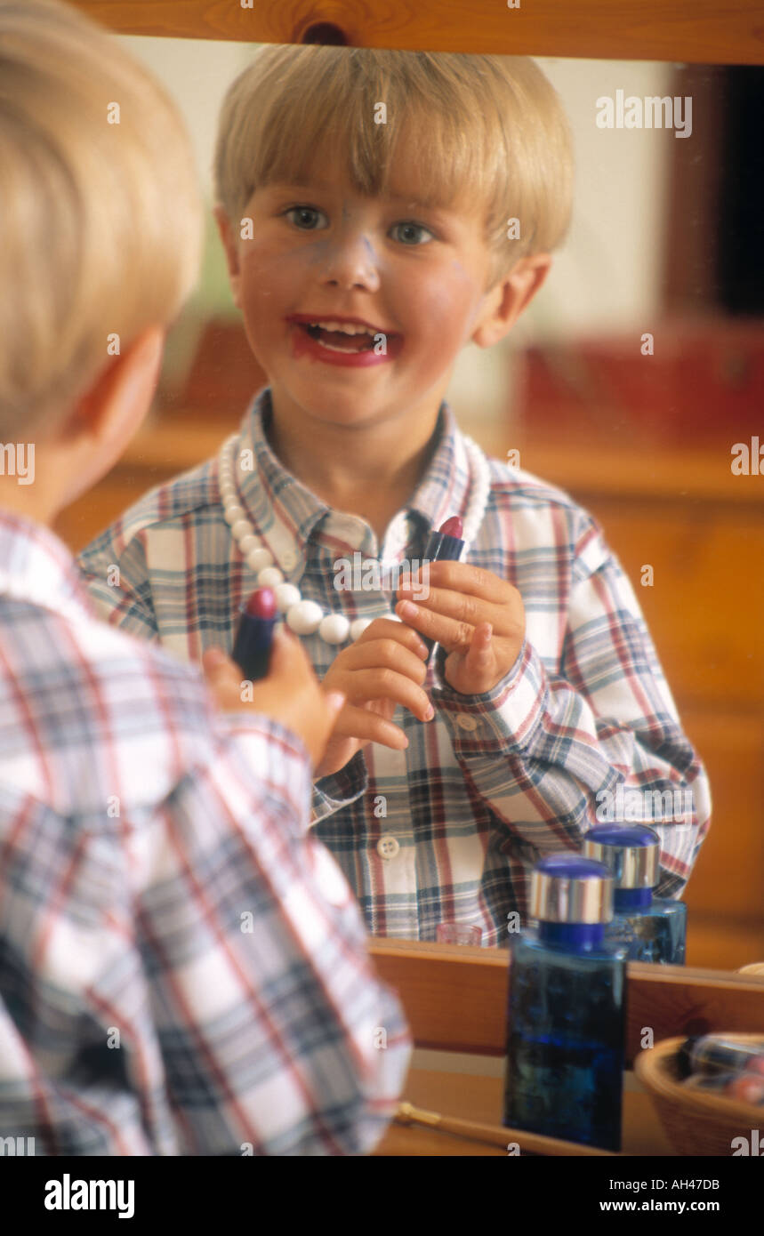 Dressing mirror hi-res stock photography and images - Alamy