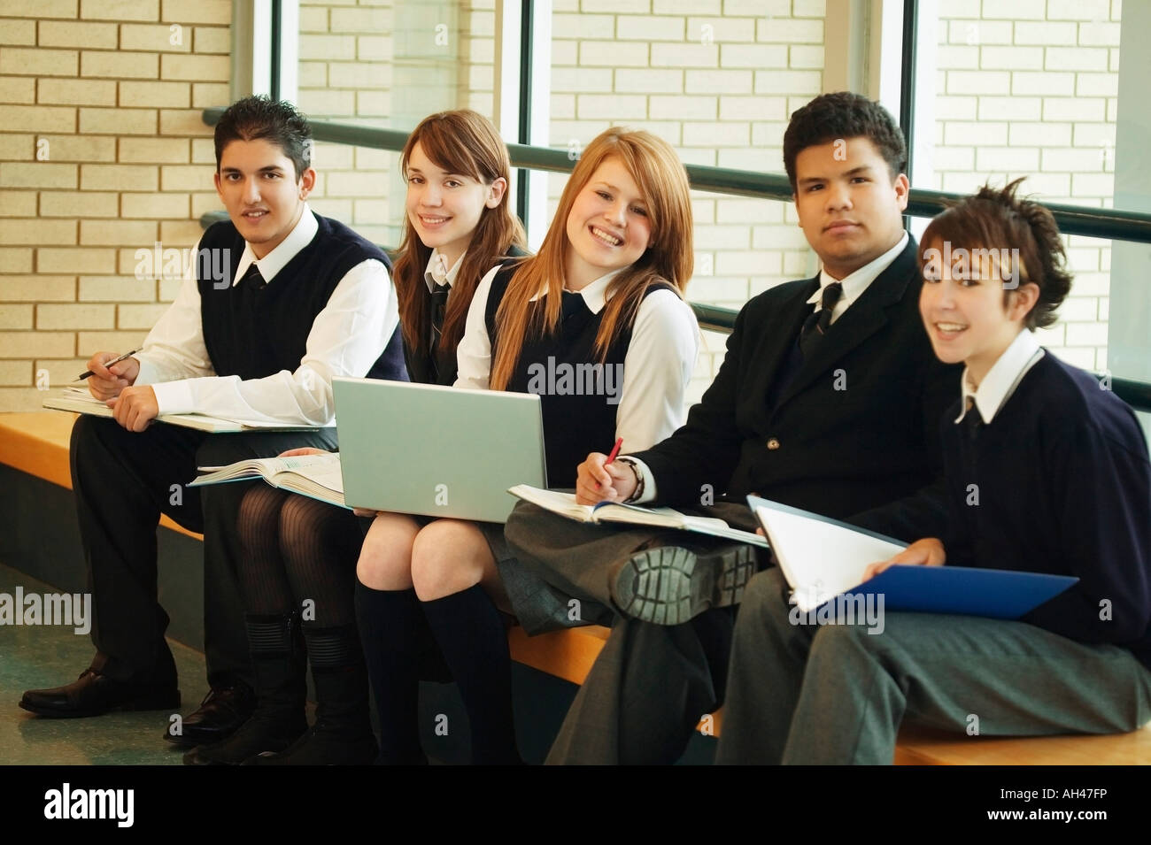 Schooluniform hi-res stock photography and images - Alamy