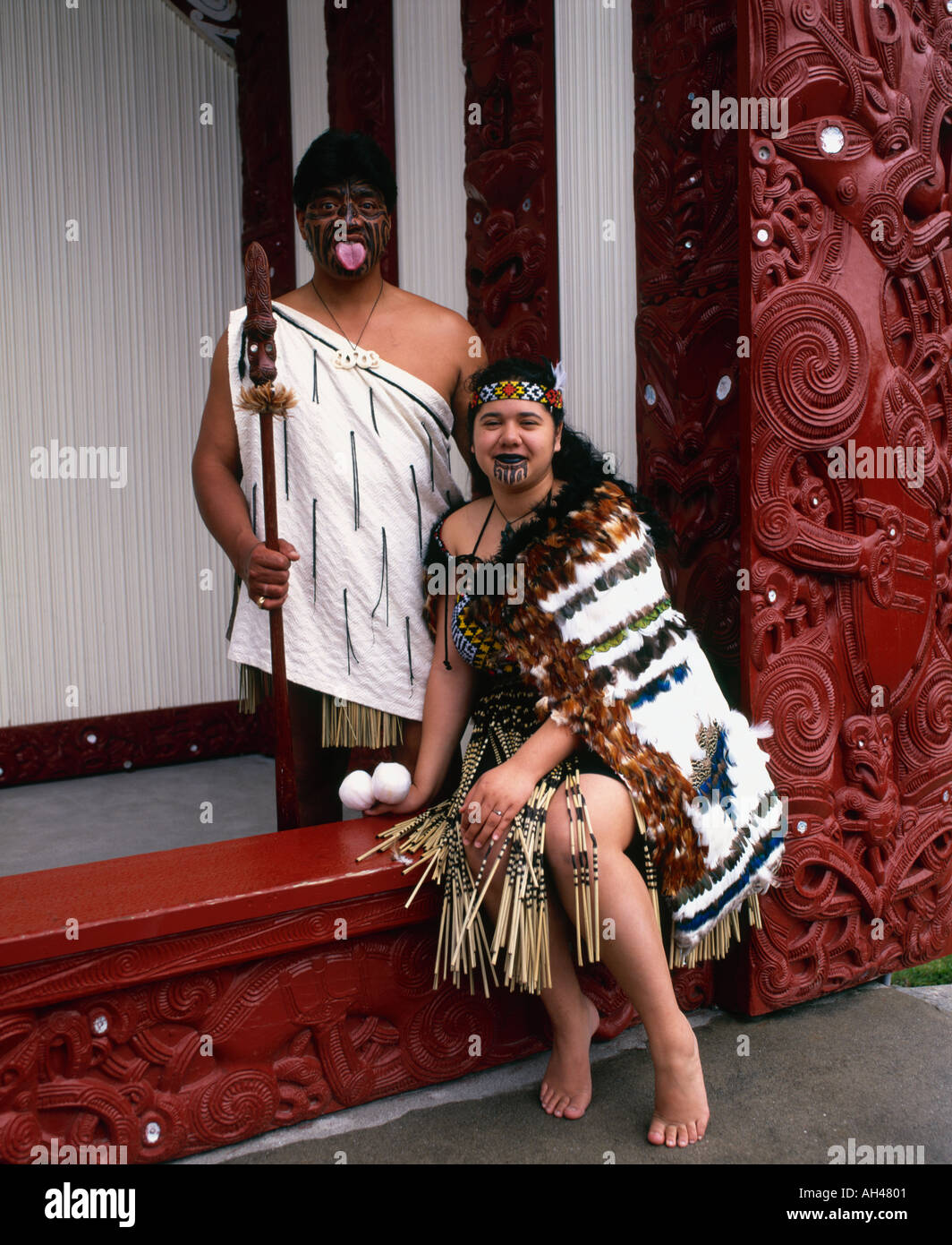 Maori costume woman hi-res stock photography and images - Alamy