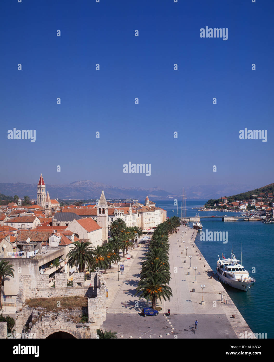 Coastal town trogir palm trees hi-res stock photography and images - Alamy