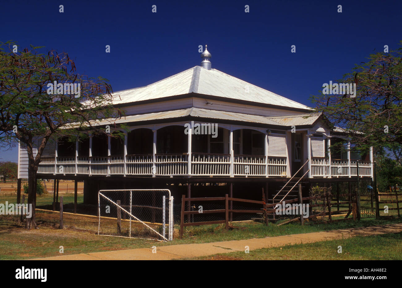 Longreach house hi-res stock photography and images - Alamy