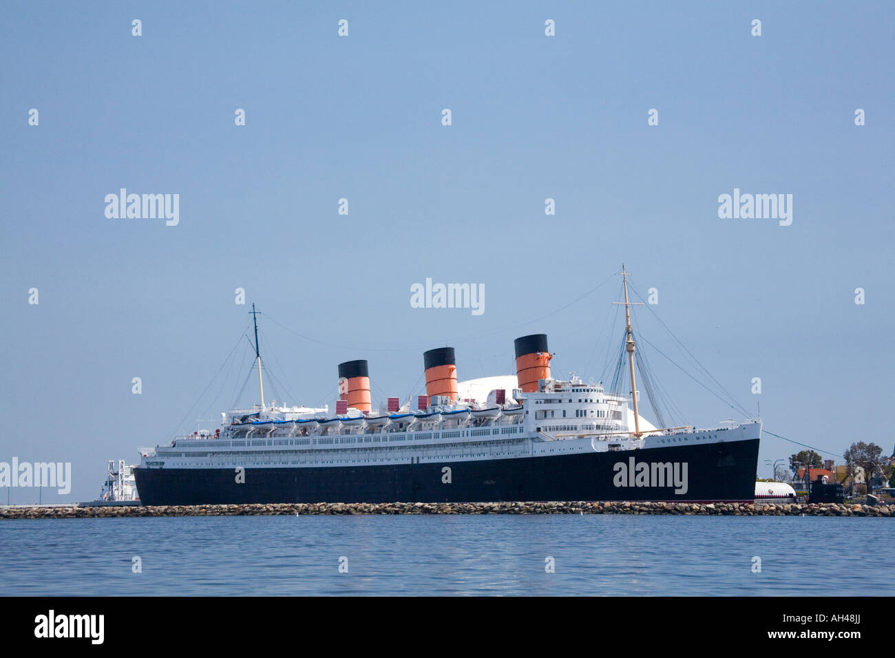 Queen mary ship 1930s hi-res stock photography and images - Alamy