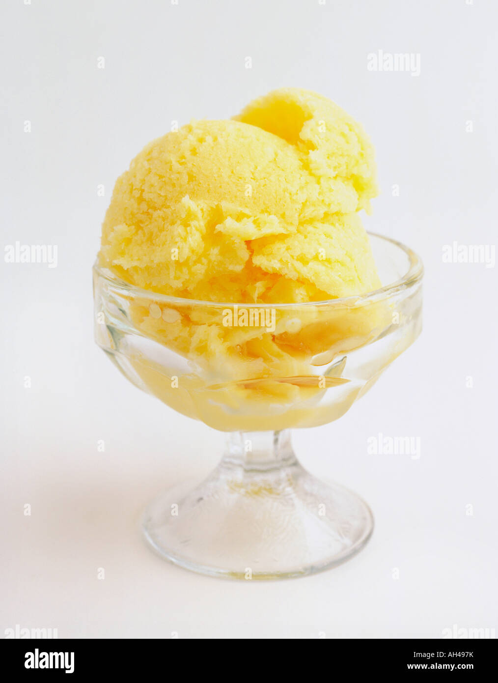 Bowl of ice cream Stock Photo - Alamy