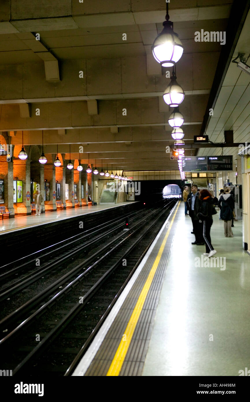 Tube subway hi-res stock photography and images - Alamy