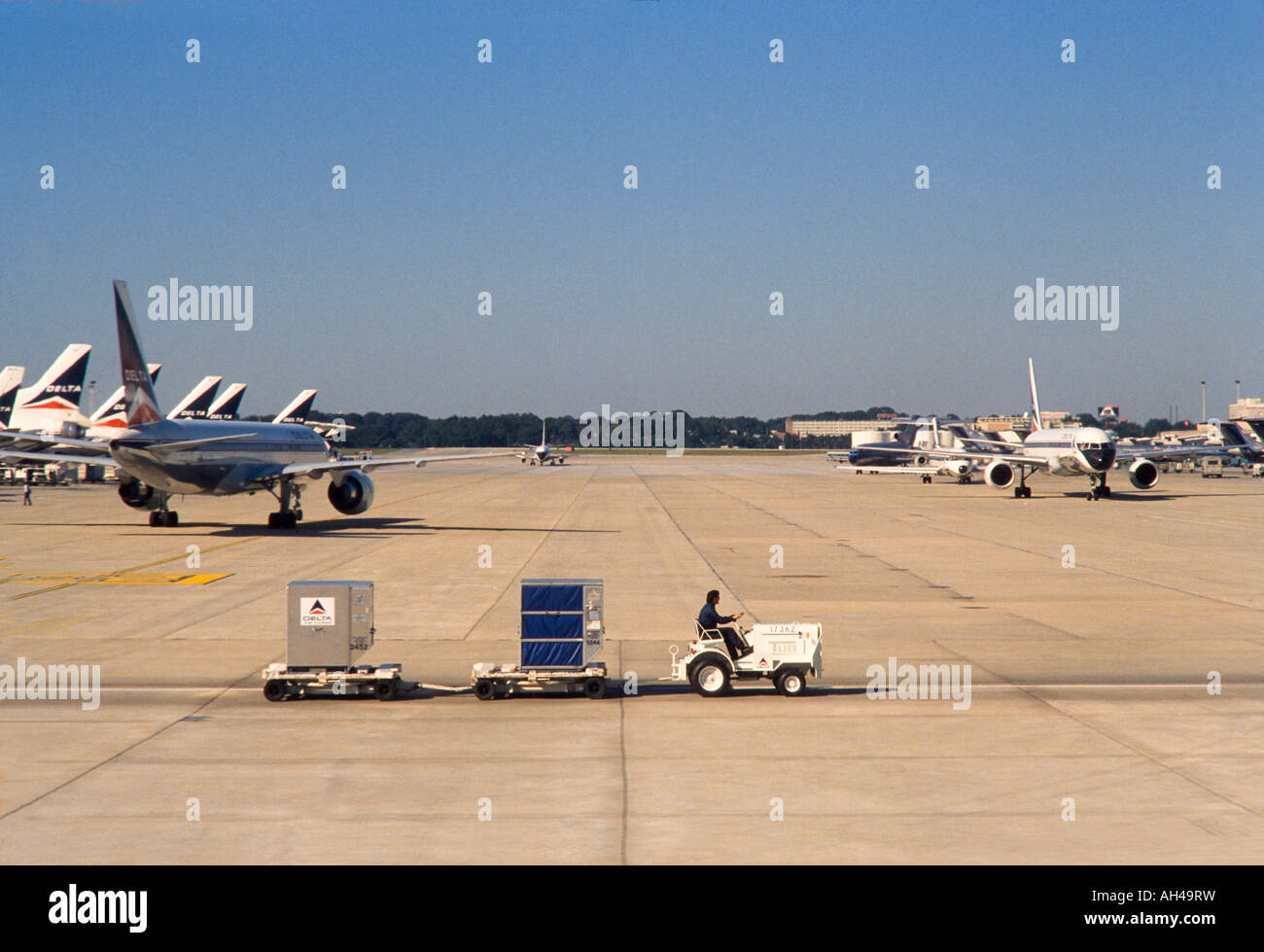 Commercial Airliner on runway, Hartsfield International Airport ...