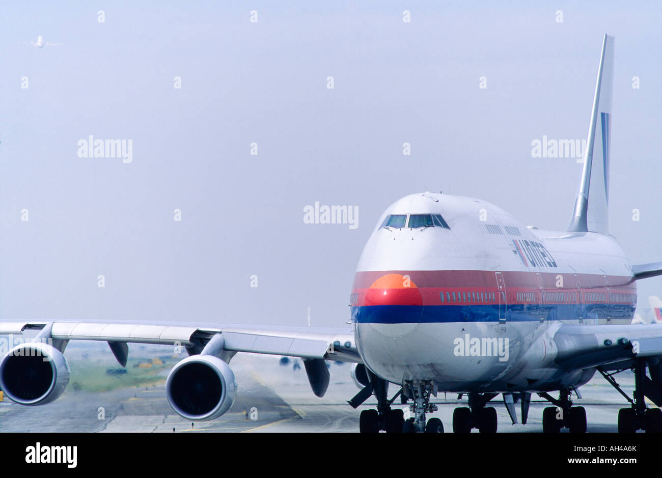 O'hare international airport runways hi-res stock photography and ...
