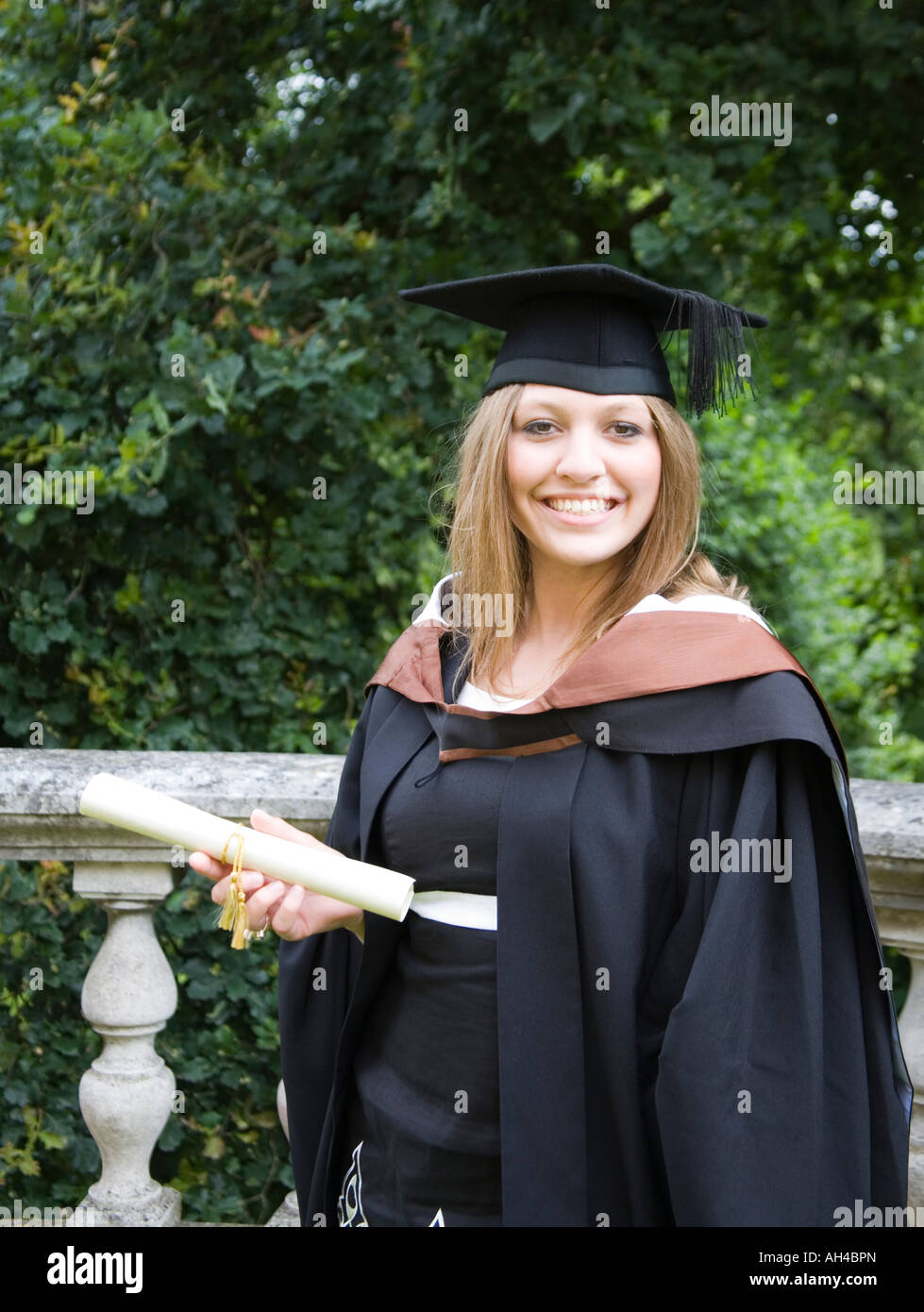 Graduation celebration uk hi-res stock photography and images - Alamy