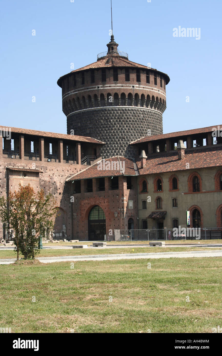 Round corner tower hi-res stock photography and images - Alamy
