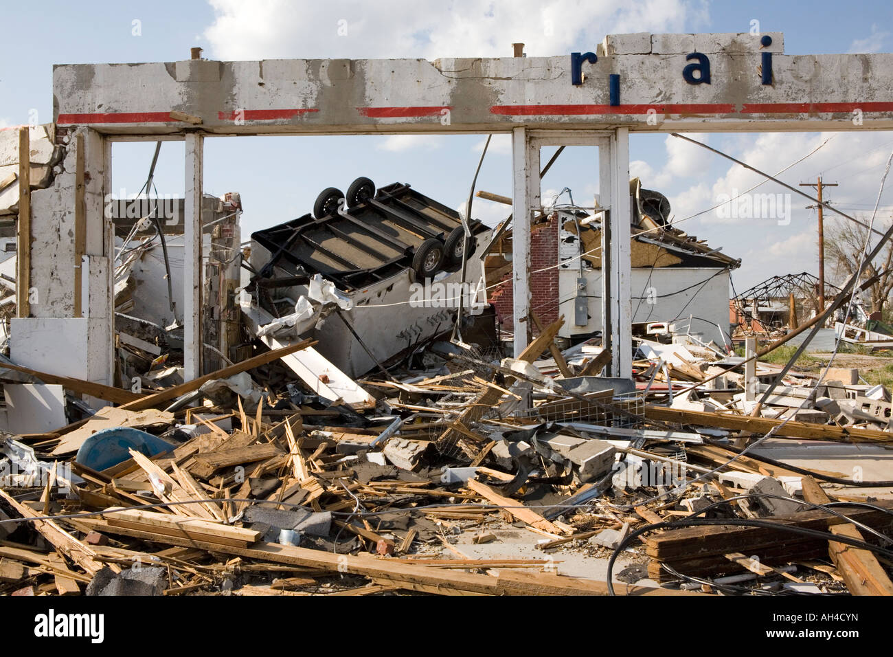 A tornado damaged garage in Greensburg, Kansas, USA, after the huge ...