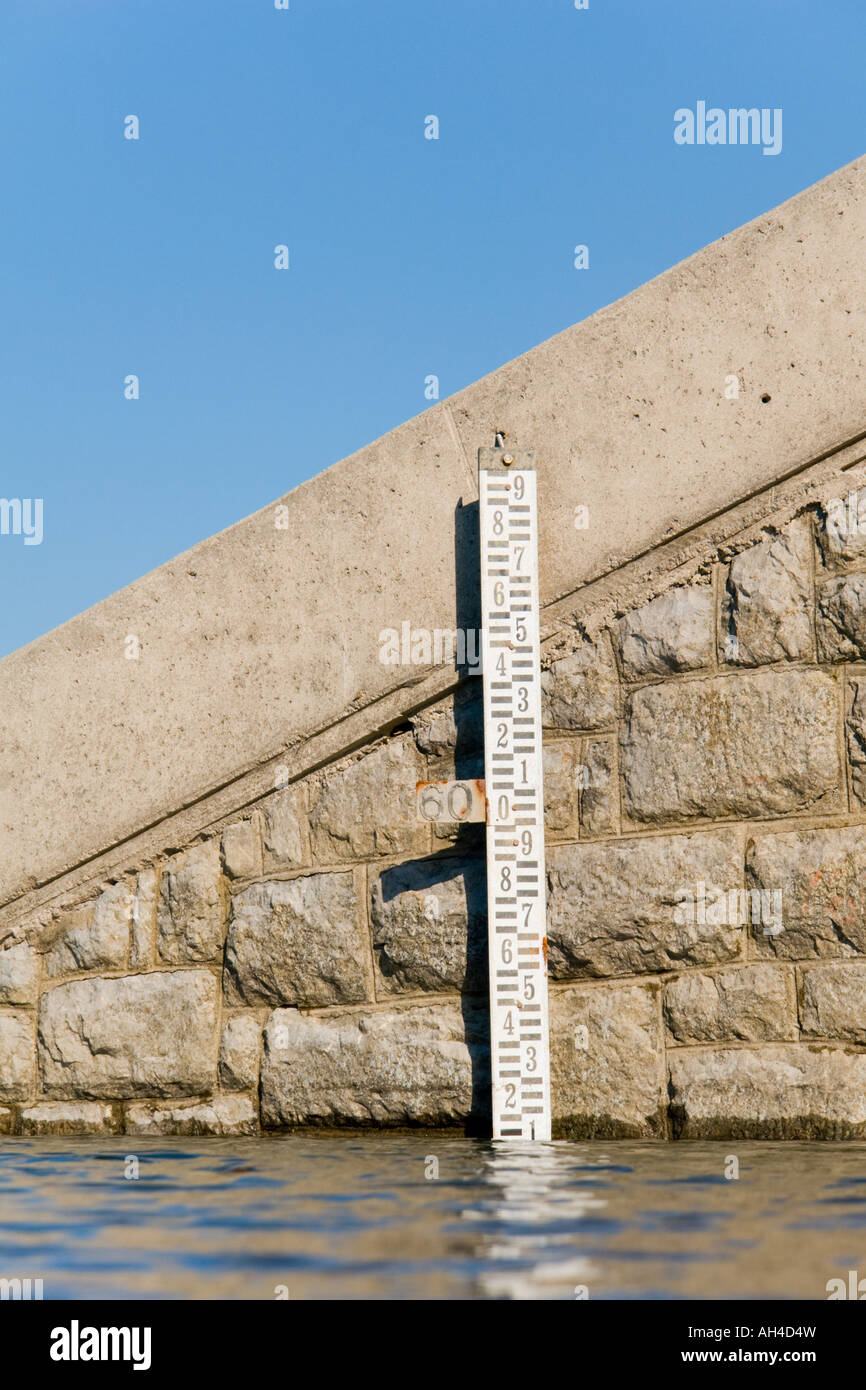 Depth scale tide hi-res stock photography and images - Alamy