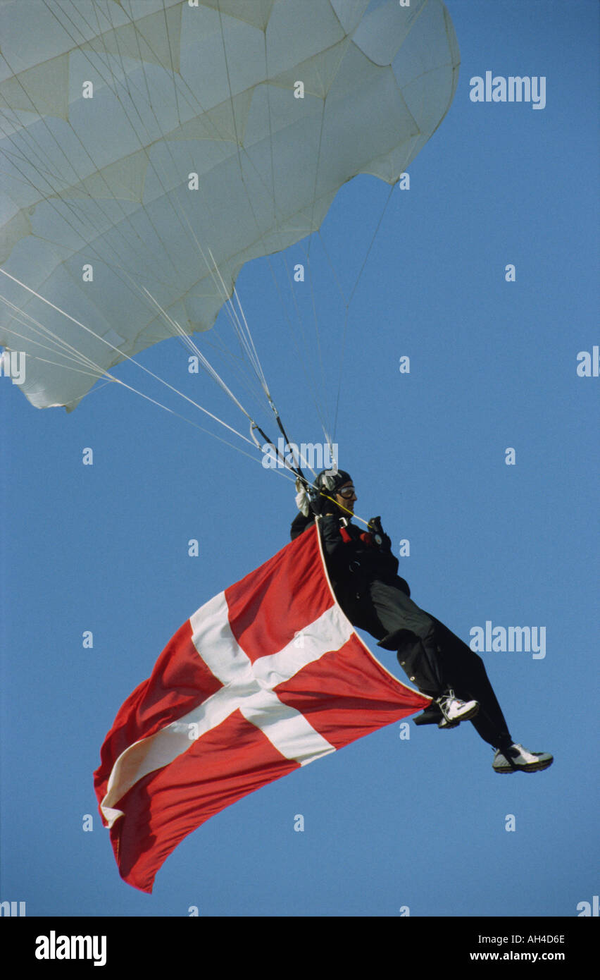 Paratrooper for life hi-res stock photography and images - Alamy