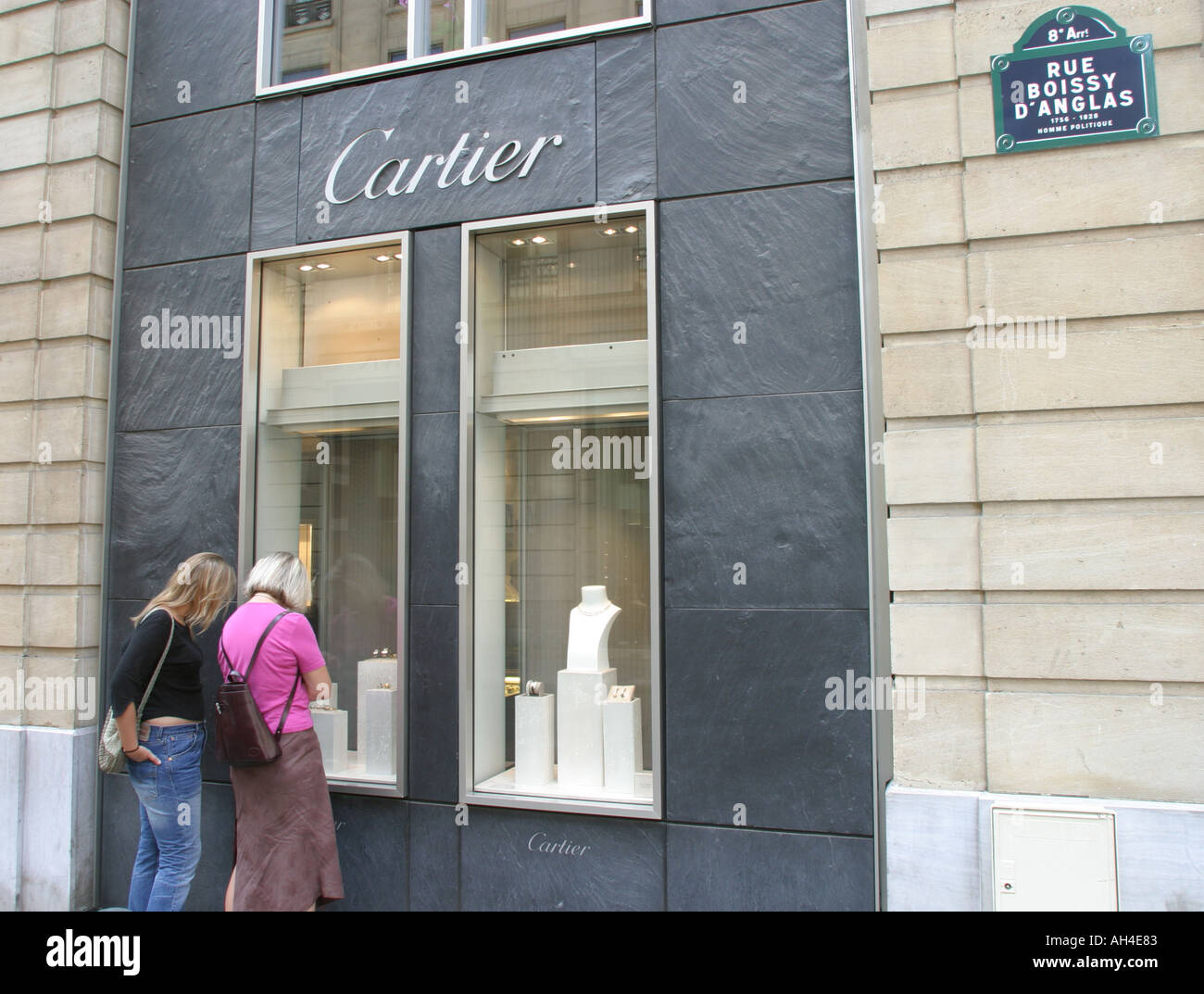 Paris france cartier shop hi-res stock photography and images - Alamy