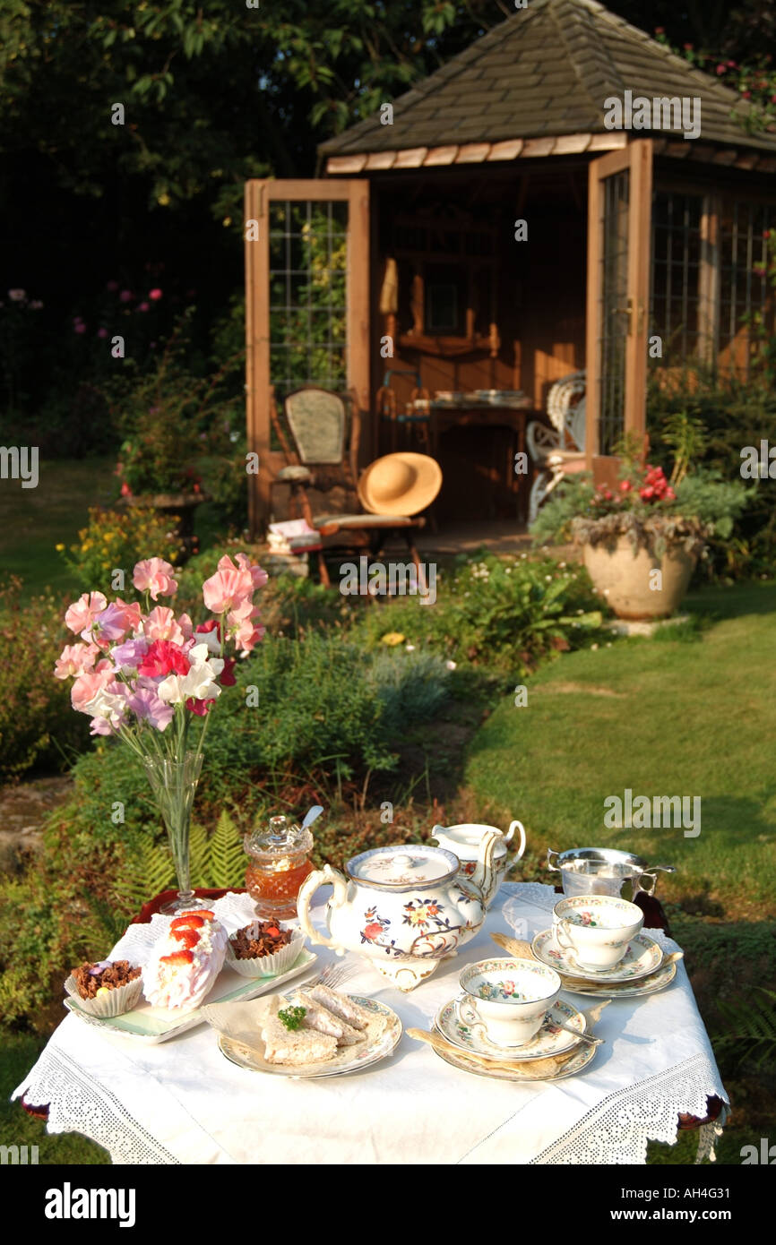 Afternoon teaset hi-res stock photography and images - Alamy