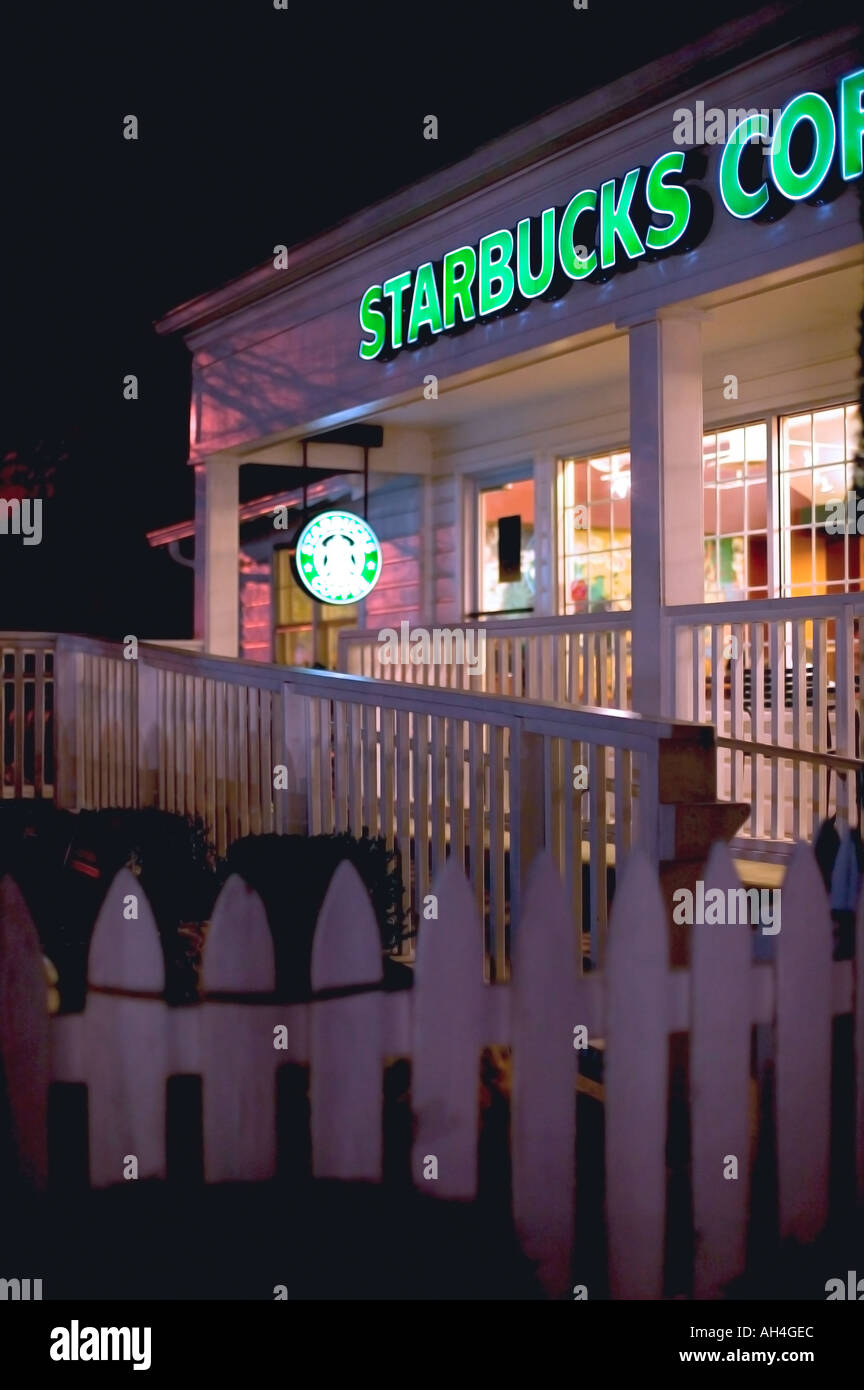 starbucks by night Stock Photo - Alamy