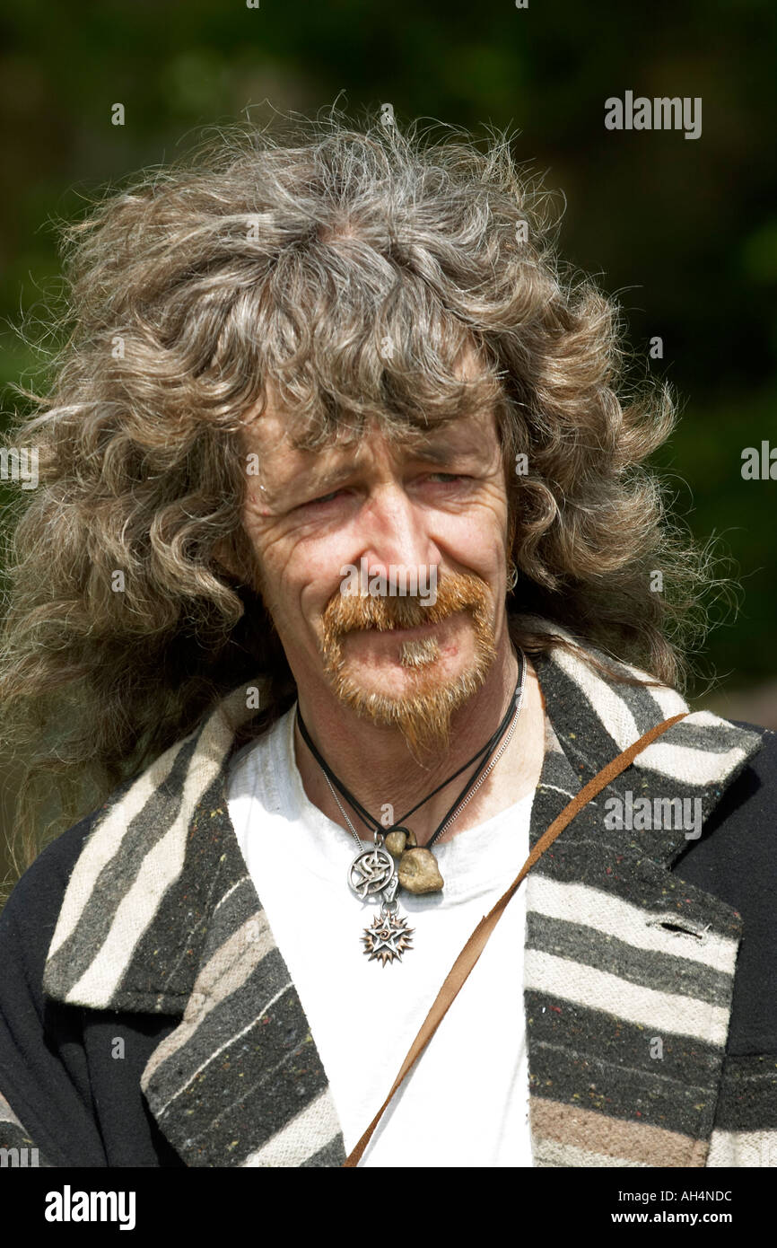 Handfasting ceremony hi-res stock photography and images - Alamy