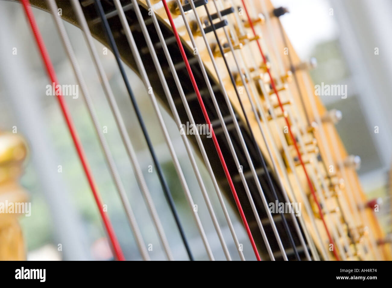 Harp re hi-res stock photography and images - Alamy