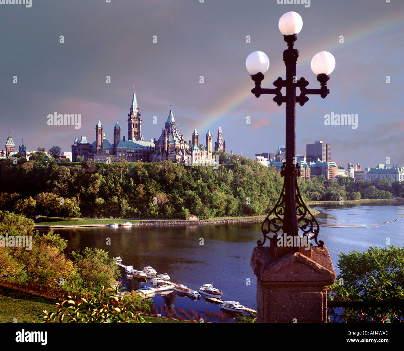 Ottawa parliament hill dramatic hi-res stock photography and images - Alamy