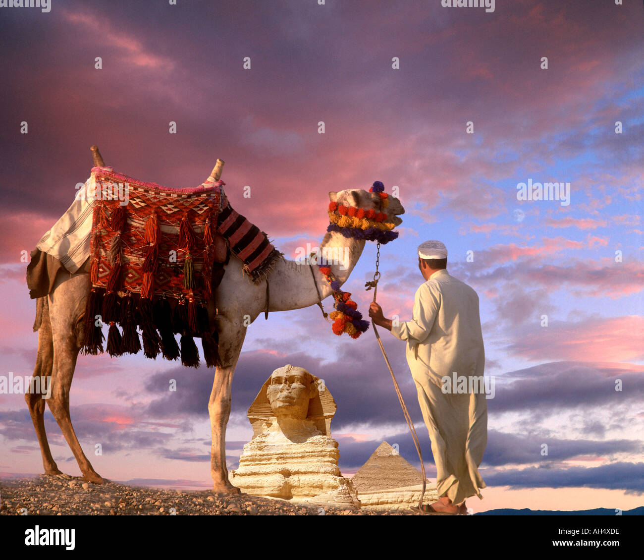 EG - CAIRO: Sphinx and Pyramid at El Giza Stock Photo - Alamy
