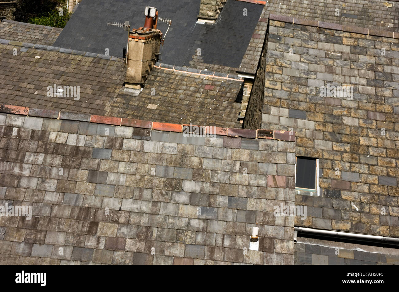 Stone cottage welsh slate roof hi-res stock photography and images - Alamy