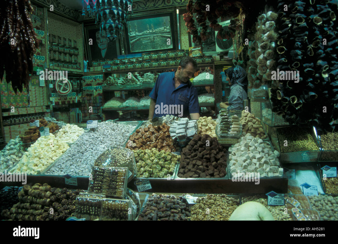 Market stall selling turkish delight hi-res stock photography and ...
