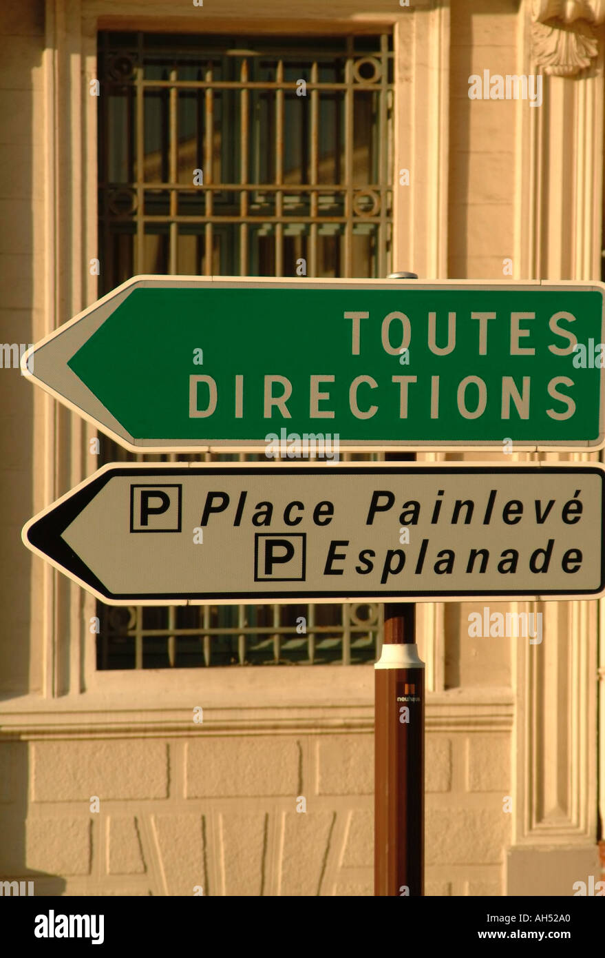 Toutes directions hi-res stock photography and images - Alamy