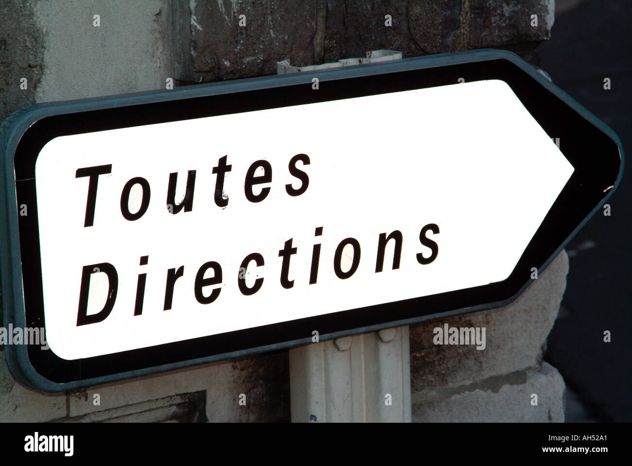 Toutes directions sign hi-res stock photography and images - Alamy
