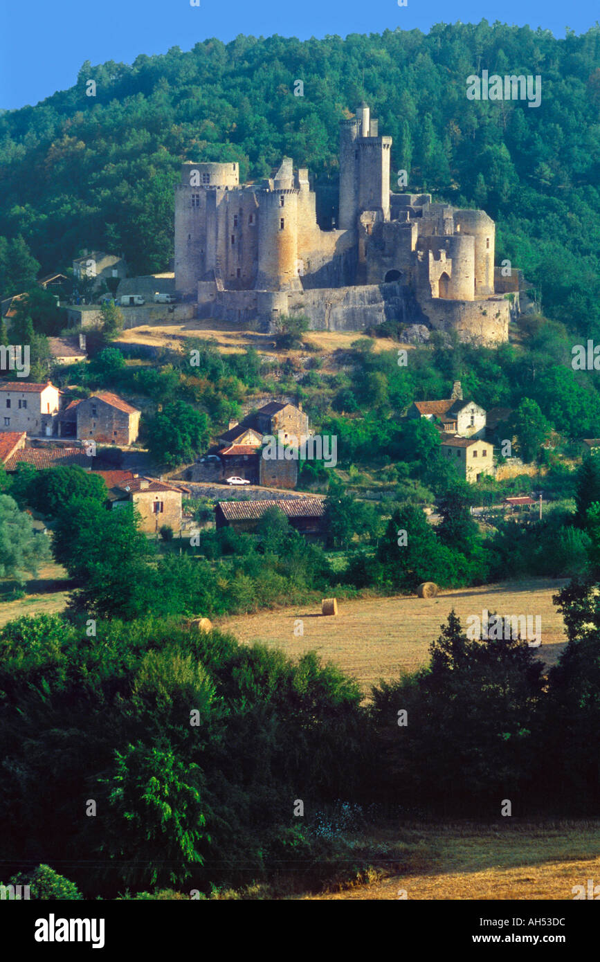THE CASTLE OF BONAGUIL PERIGORD FRANCE Stock Photo - Alamy