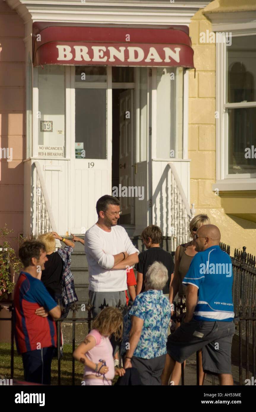 Guest talk hi-res stock photography and images - Alamy