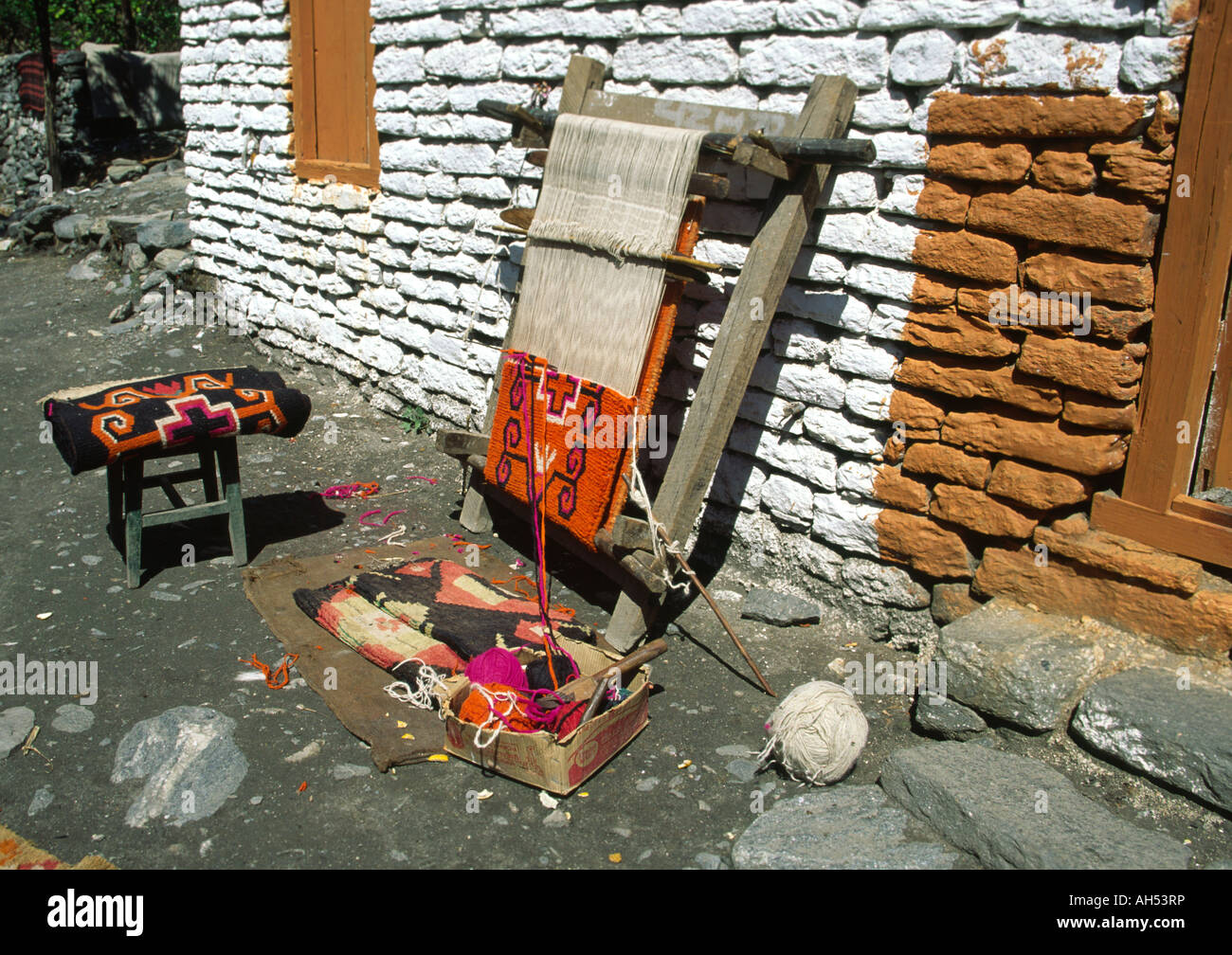 Nepal loom weave weaving hi-res stock photography and images - Alamy