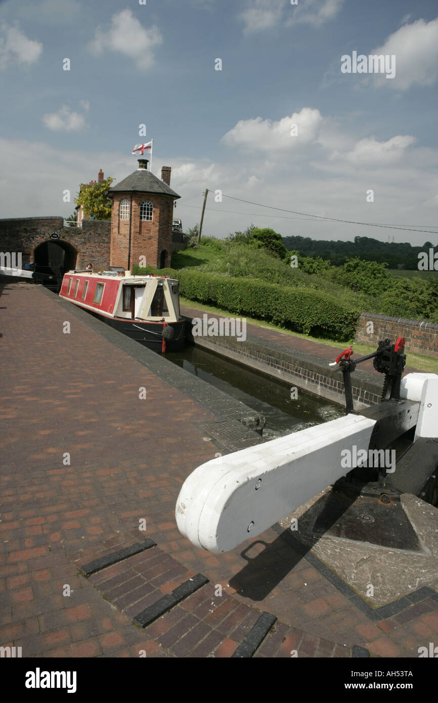 The Lock and Lock keepers House on the Staffordshire and Worcestershire ...