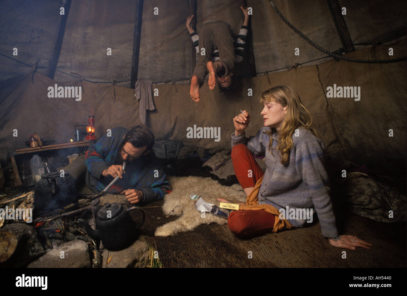 Living off grid UK. Tipi Valley 1980s Welsh new age hippy community ...