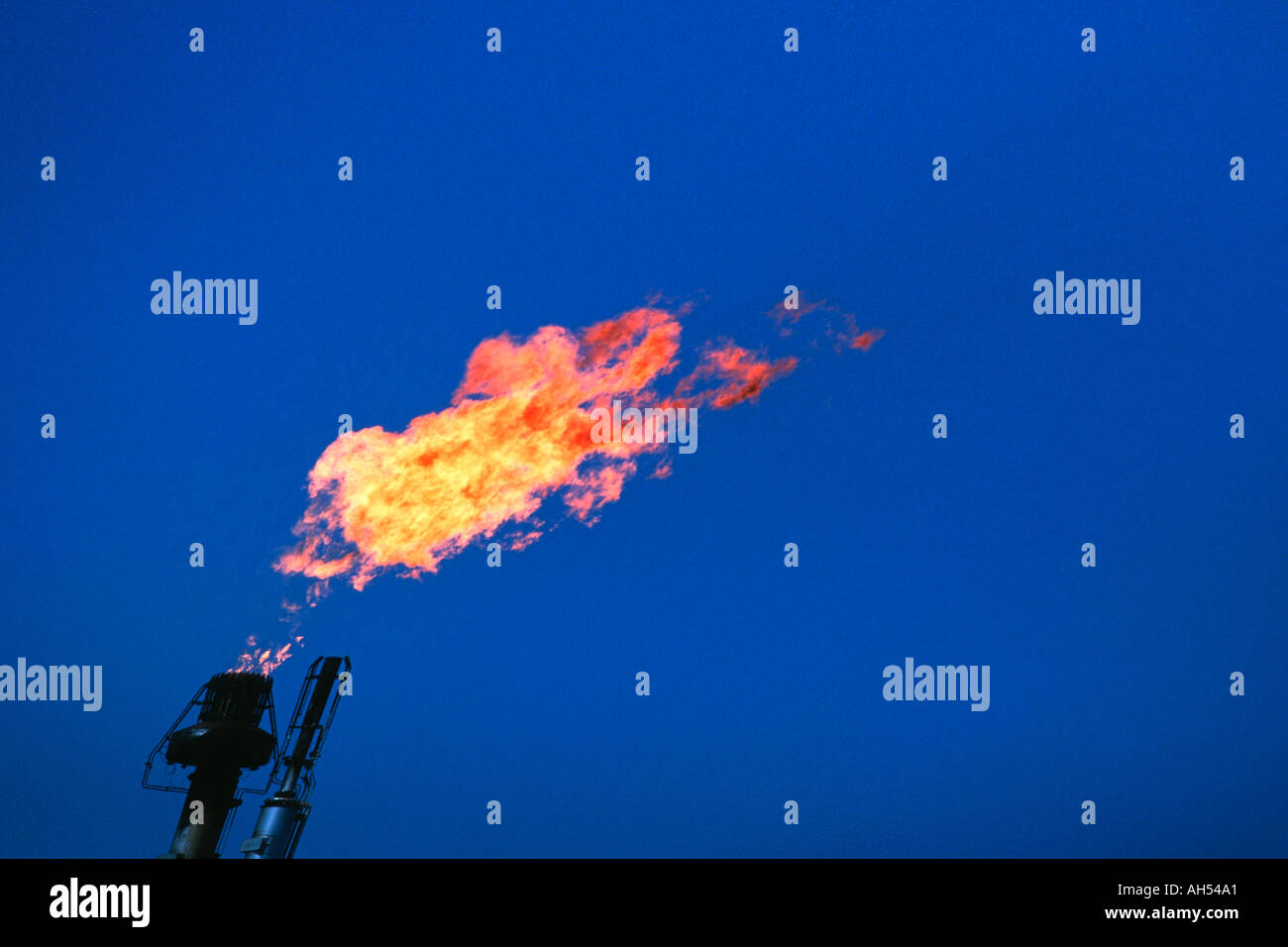 Color flames chemistry hi-res stock photography and images - Alamy