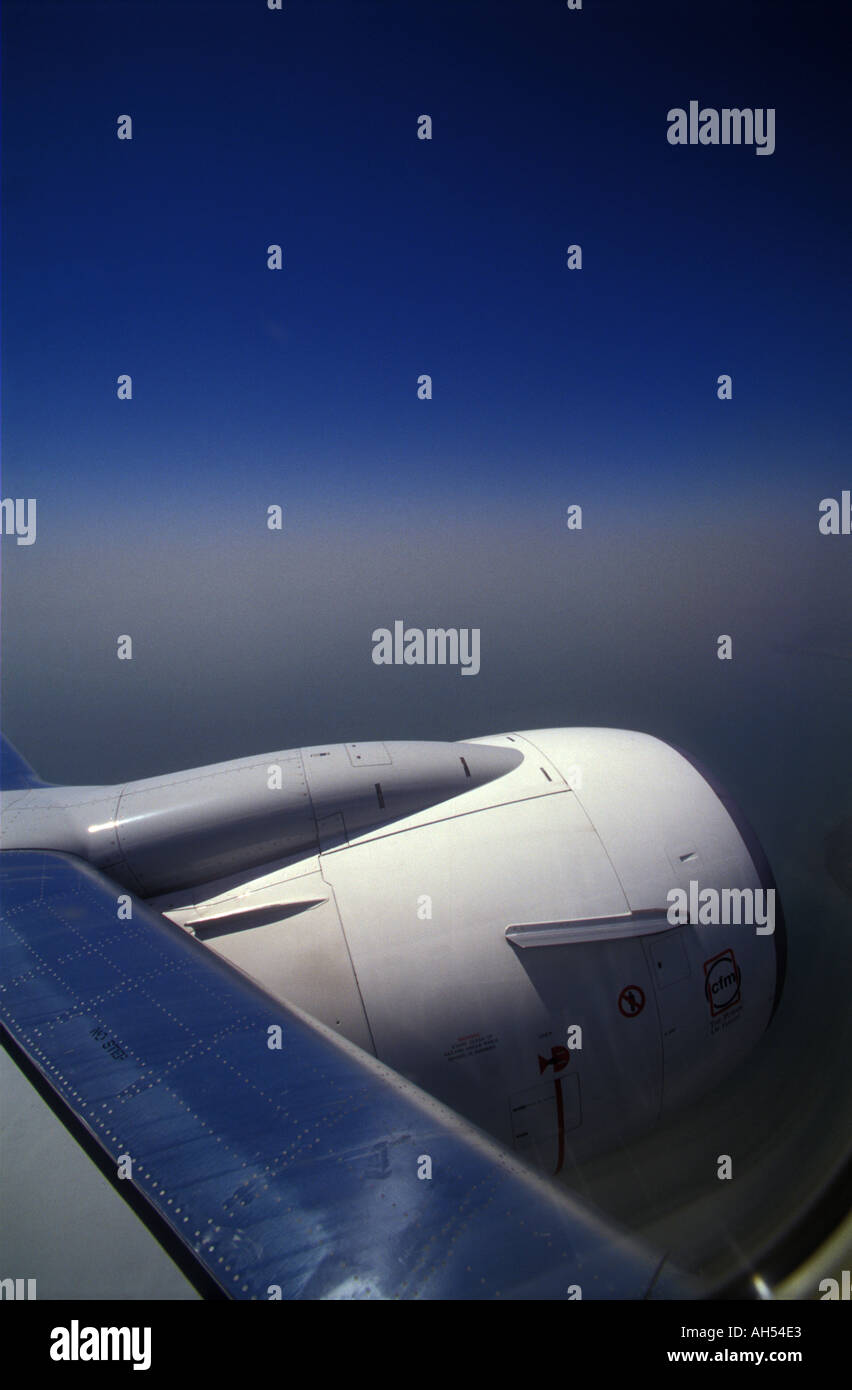 aircraft wing blue sky with dust storm haze up to 10 00 ft 2155 Stock ...